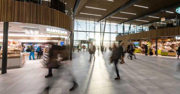 5 examples of experiential airport retail: immersive digital elements ...